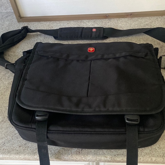 SwissGear | Accessories | Swiss Gear Laptop Bag Neurtral For Men Or ...